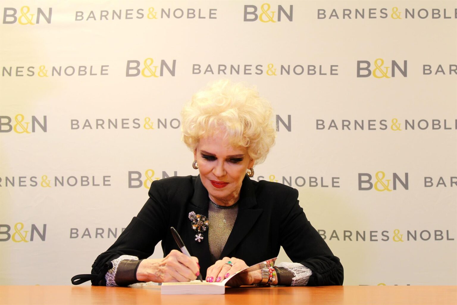 Charytin Goyco cuenta sus secretos en autobiografía