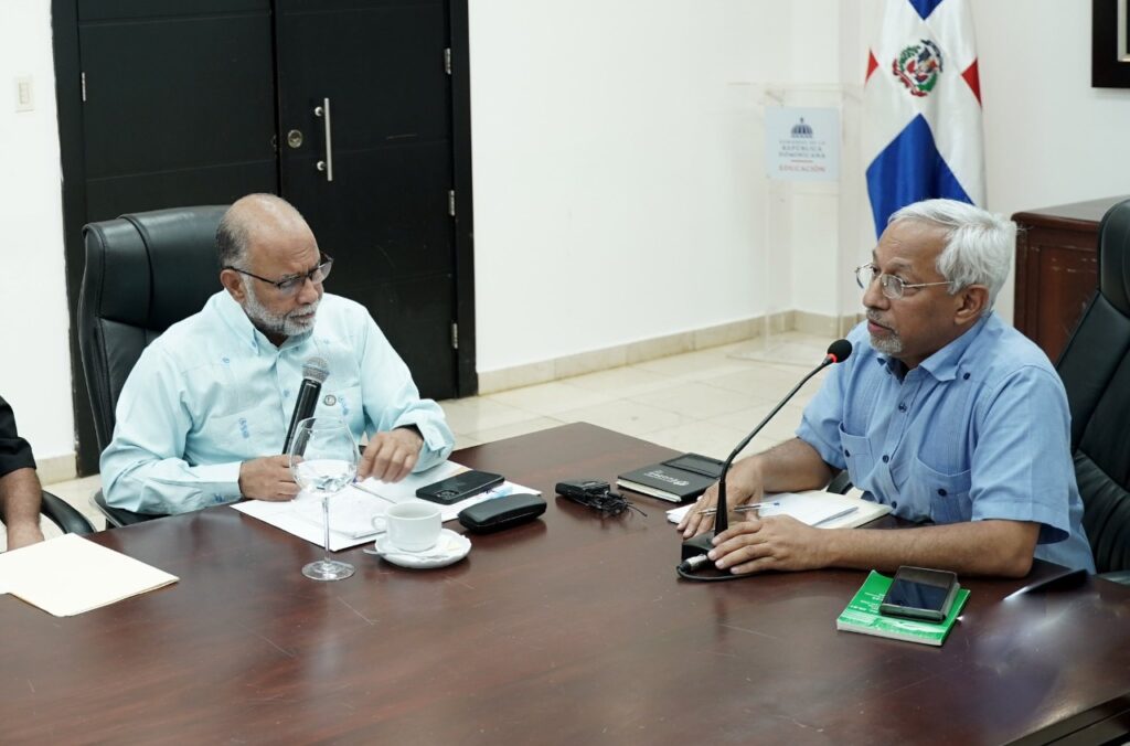 ADP llama a posponer inicio del año escolar en zonas en emergencia