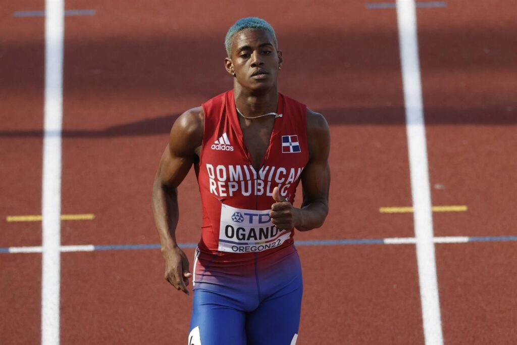 Alexander Ogando logra bronce en los 200 Mts en Suiza