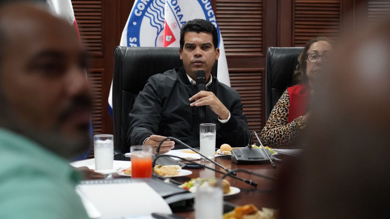 Director INAPA se reúne con directores de corporaciones de acueductos