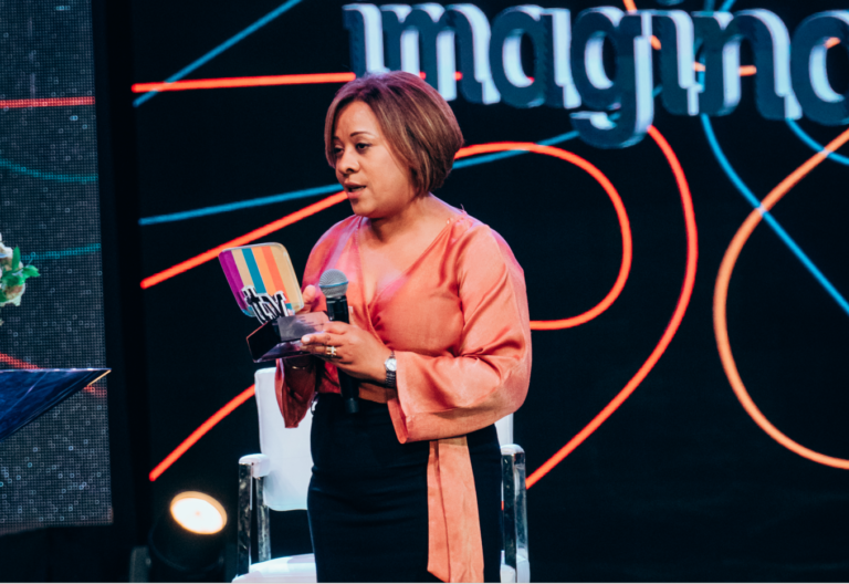 Imaginativa TV reconoce a la directora CDN, Alba Nely Familia