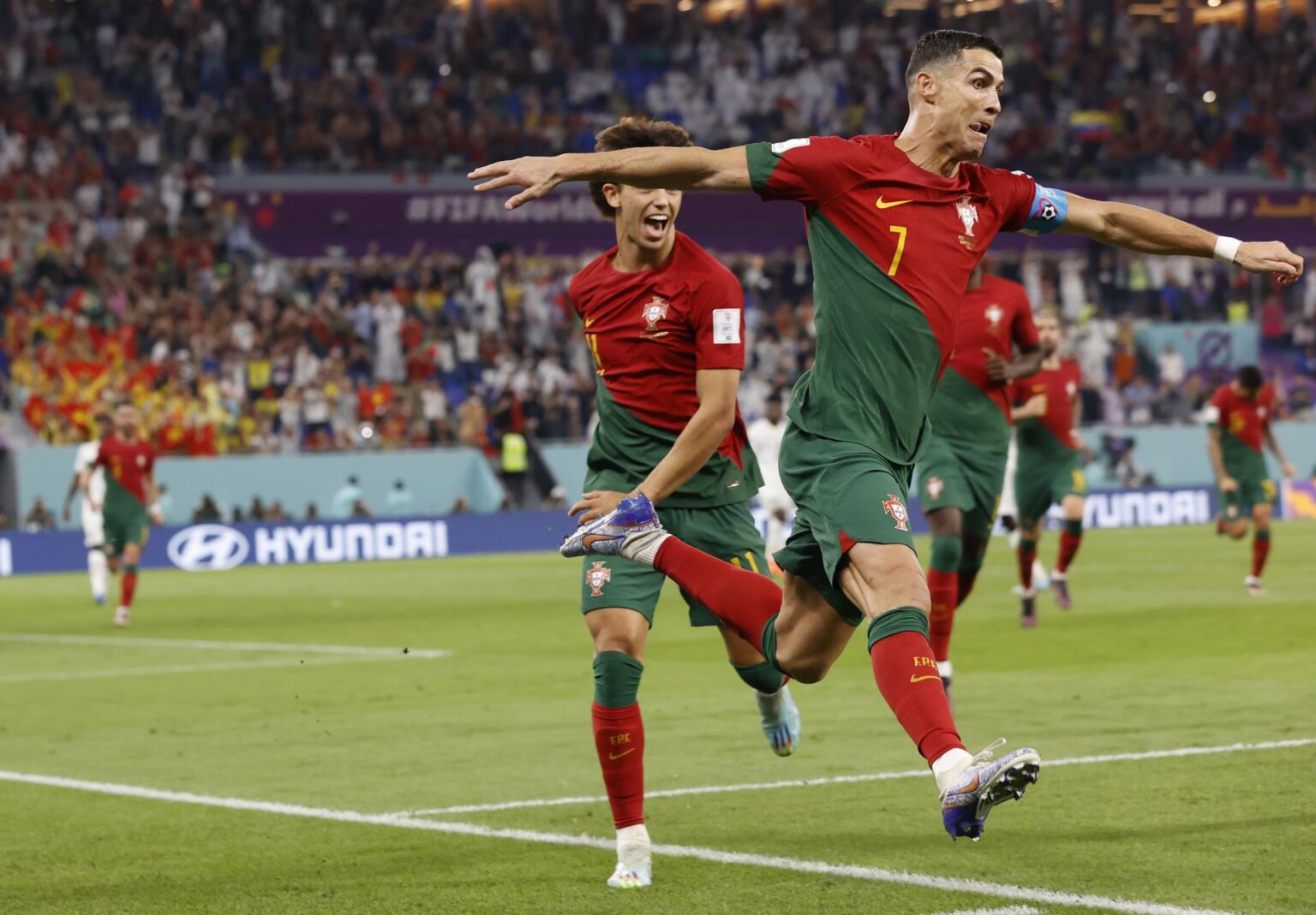 Cristiano Ronaldo Primer Futbolista Que Marca En Cinco Mundiales
