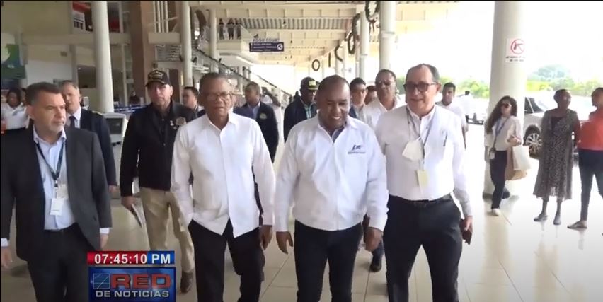 Directores Aeroportuario y Migración supervisan Aeropuerto Cibao