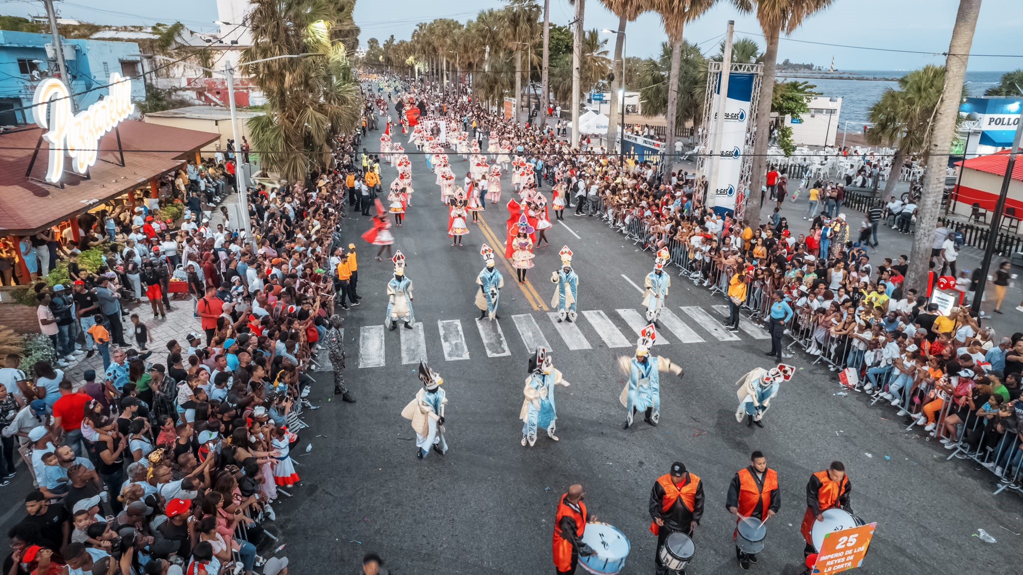 ADN celebra carnaval popular del Distrito Nacional