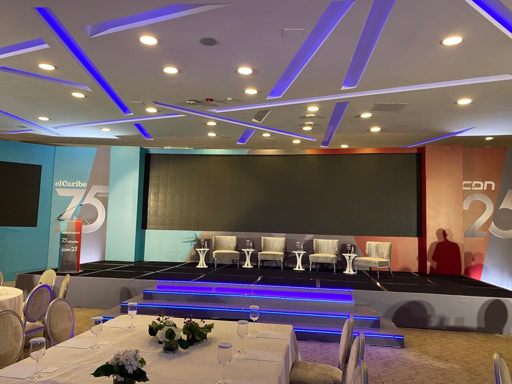 CDN y El Caribe celebran aniversarios debatiendo la actualidad