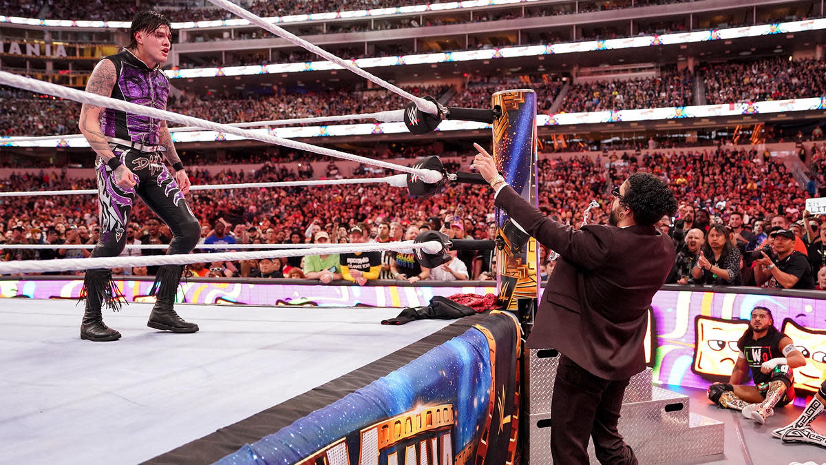 Bad Bunny recibe tremenda golpiza en la WrestleMania Bad Bunny recibe tremenda golpiza en la WrestleMania