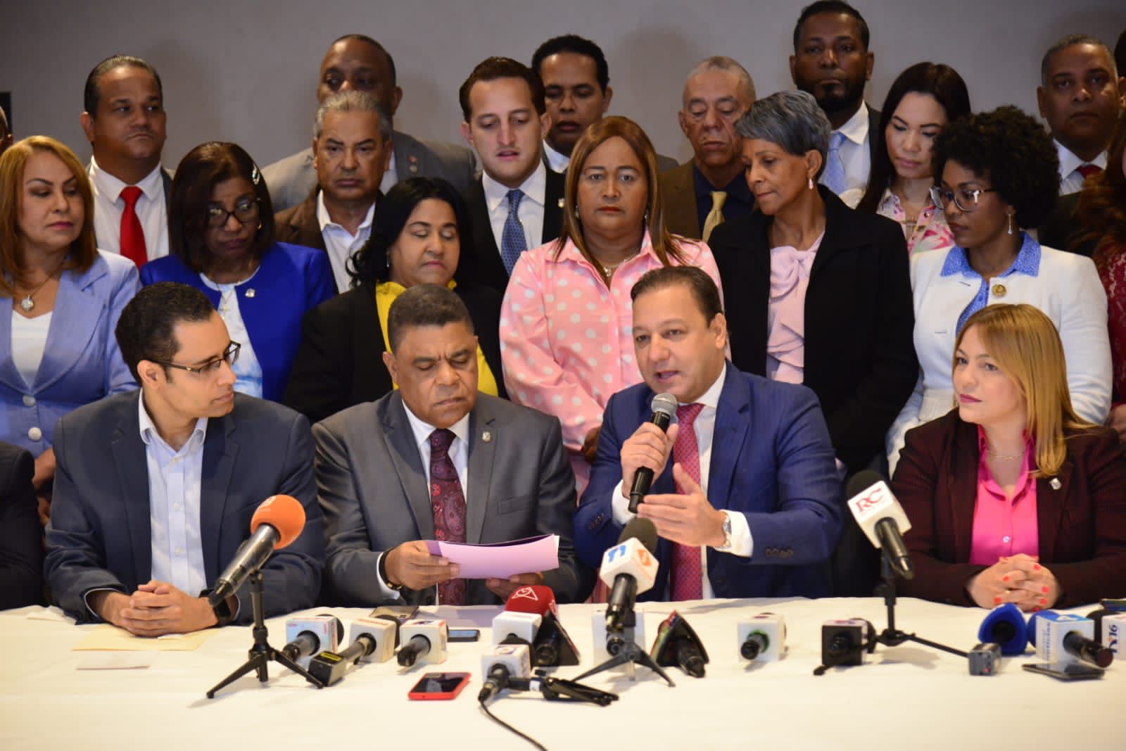 Abel Martínez admite votantes aún no lo identifican como candidato ...