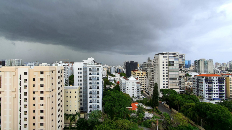 Coe Emite Alerta Verde Y Amarilla Para 13 Provincias Por Efectos De