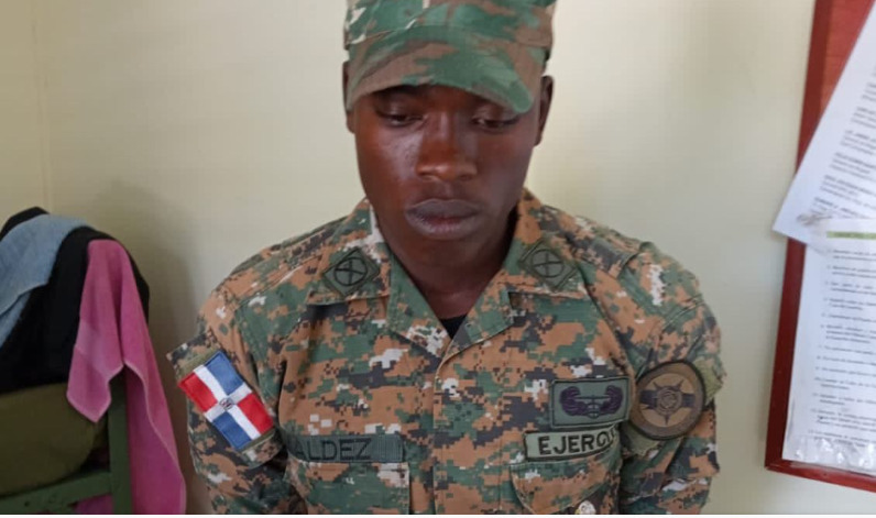 Apresan Ciudadano Haitiano Vestido De Militar Dominicano