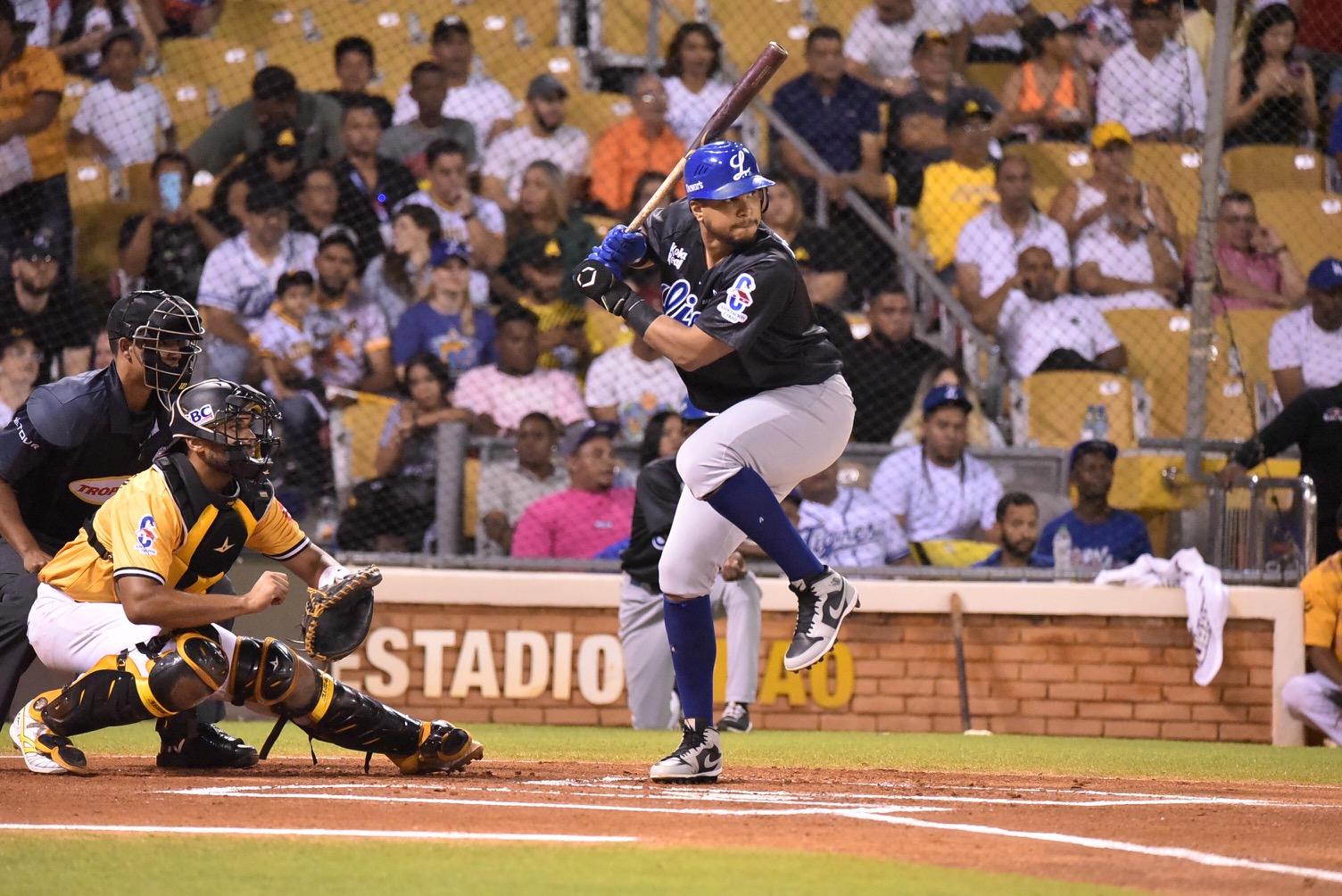 Licey aplasta a las Águilas en su casa