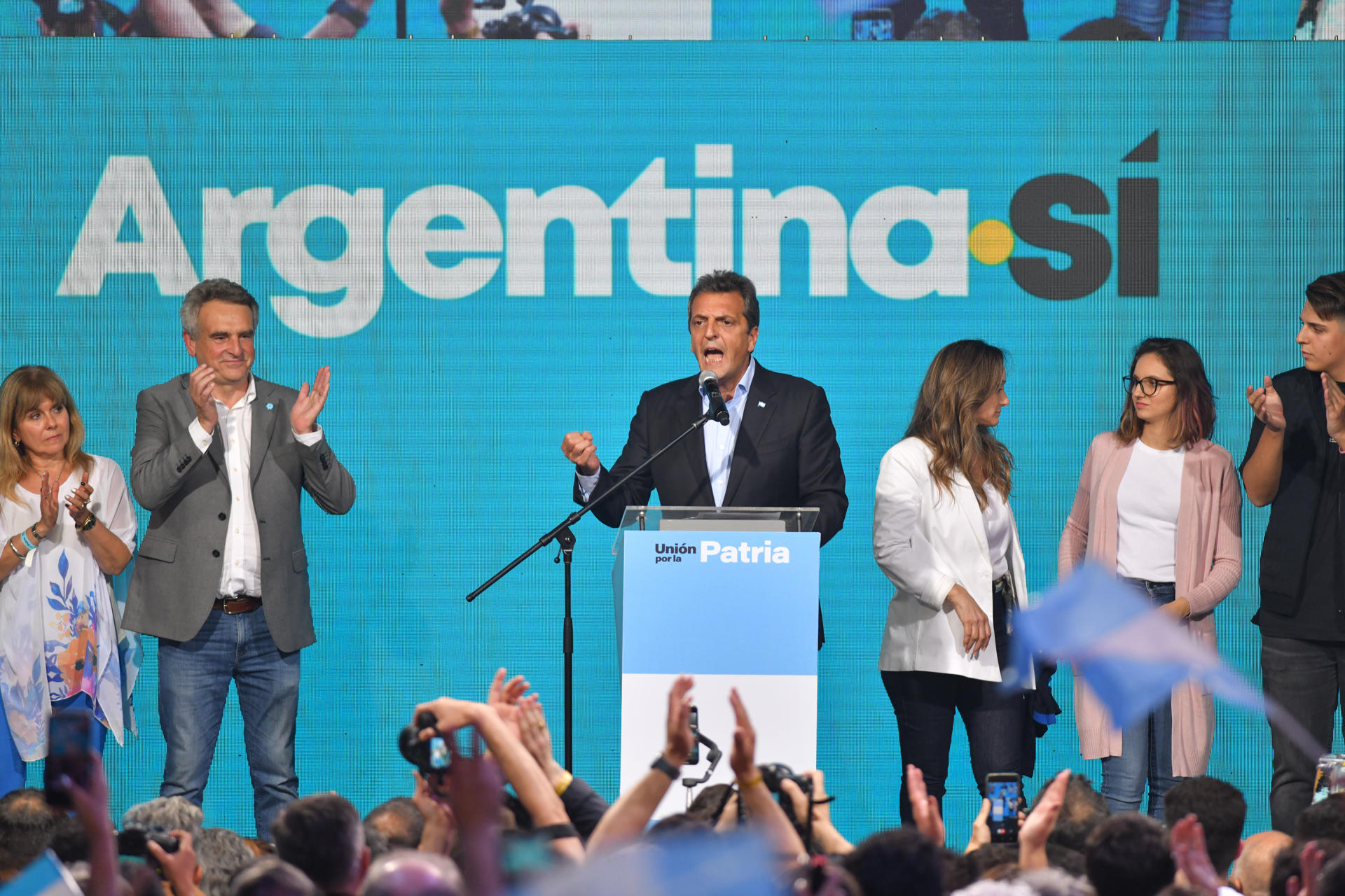 Massa Promete Convocar Un Gobierno De Unidad En Argentina