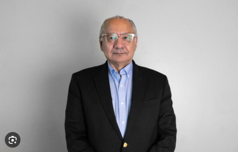 ¿Quién es Manuel Rocha y cuánto tiempo estuvo en Barrick Gold?