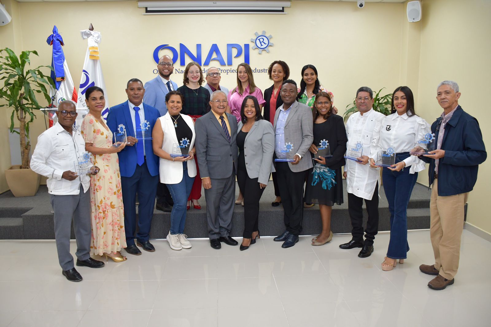 Onapi lanza revista para promover el arte y la cultura