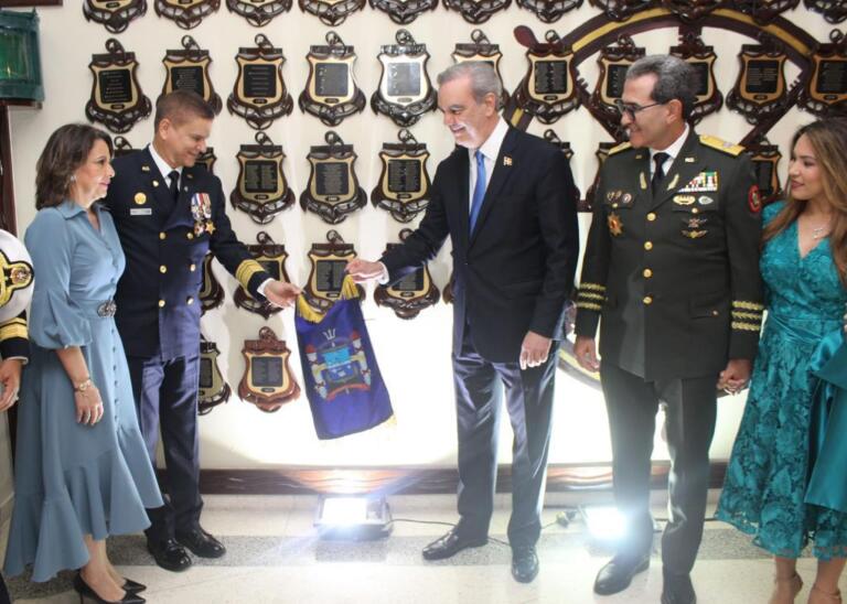 Presidente Encabeza Graduación De Guardiamarinas