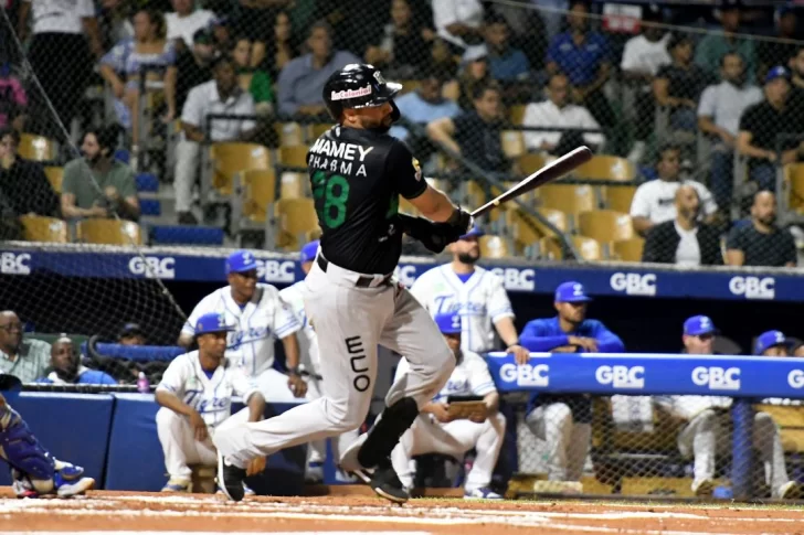 Webster Rivas el héroe en la victoria de Estrellas 1-0 ante Tigres