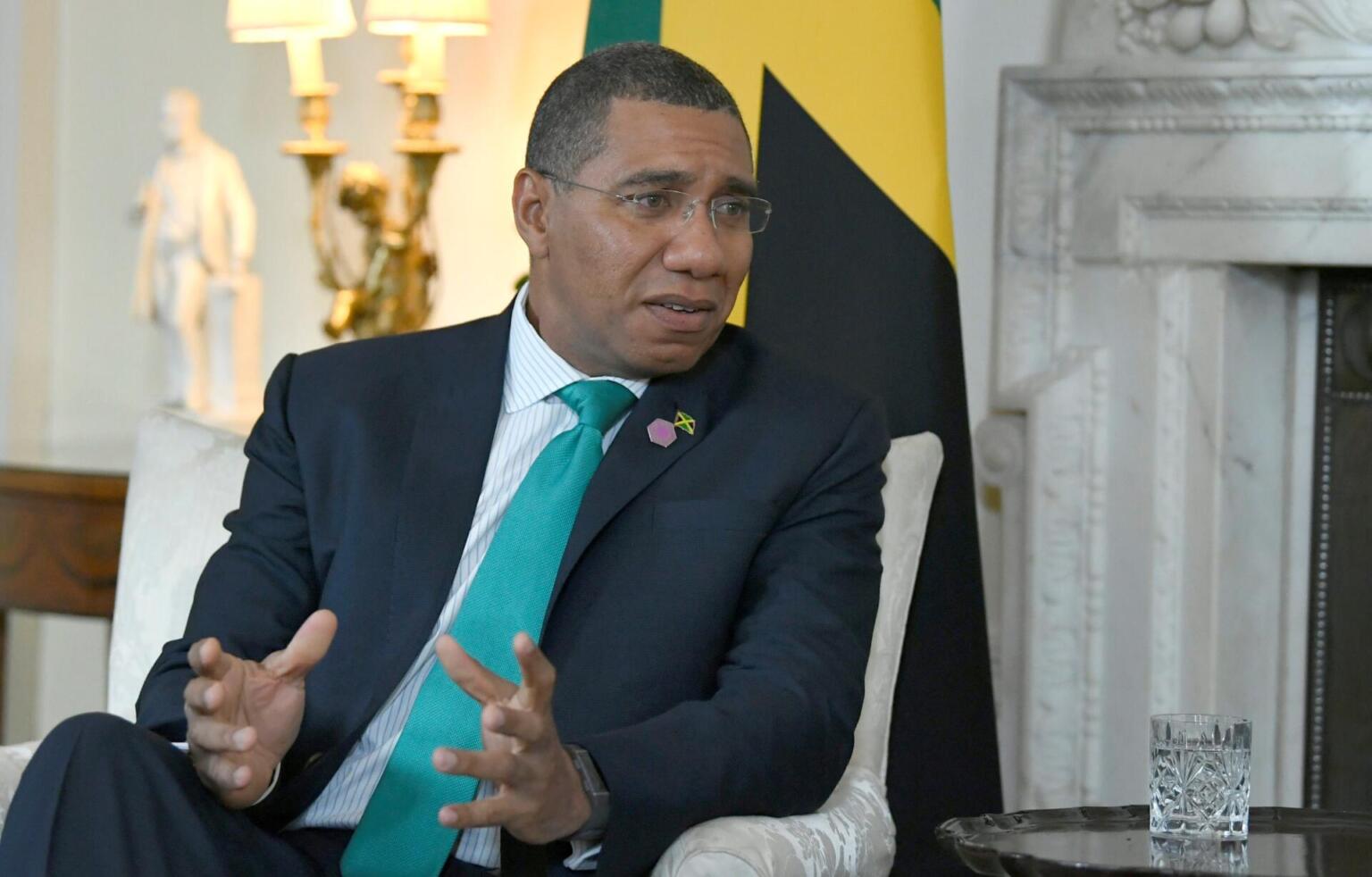 El primer ministro de Jamaica insta población a reducir la violencia