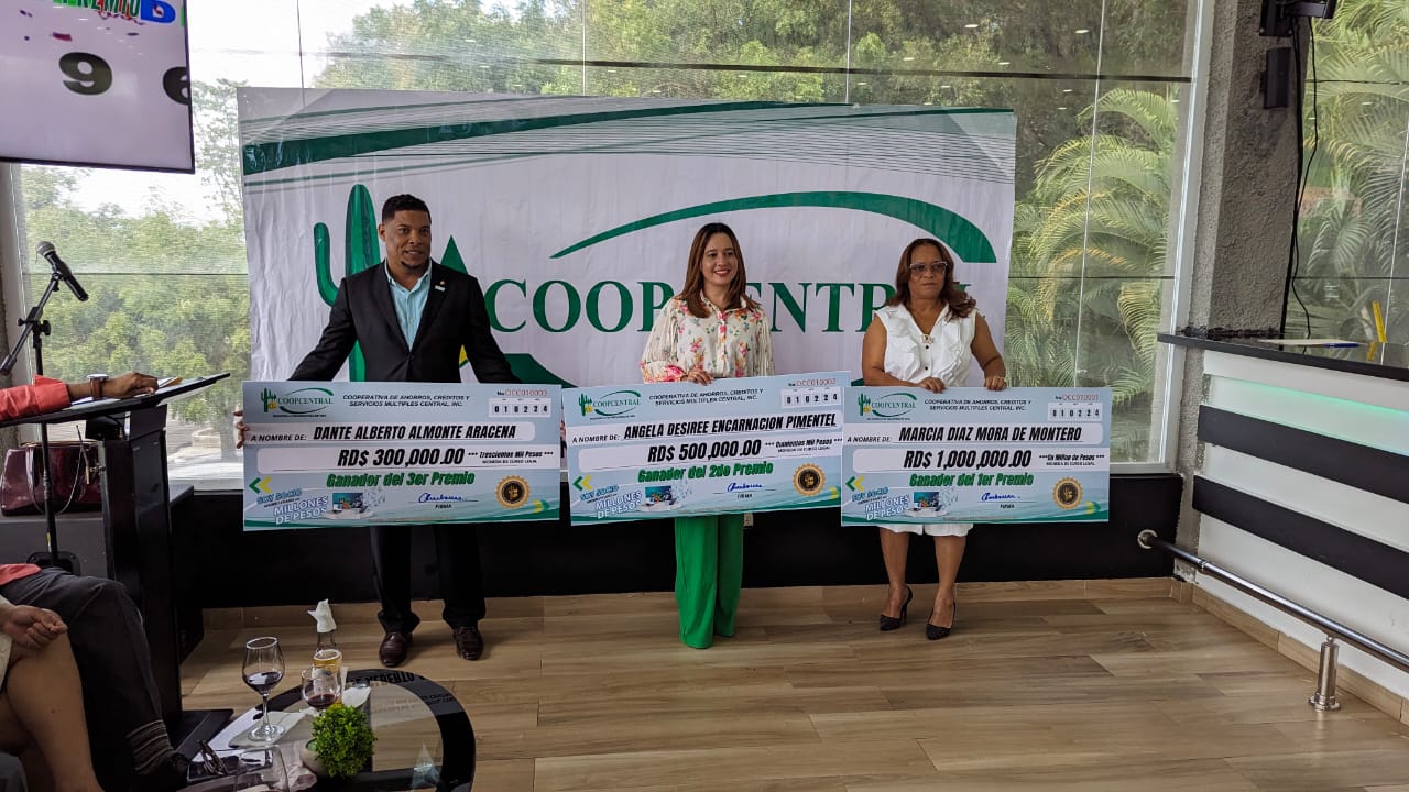 Entregan premios “Soy Socio Ahorro y Gano en Coopcentral”