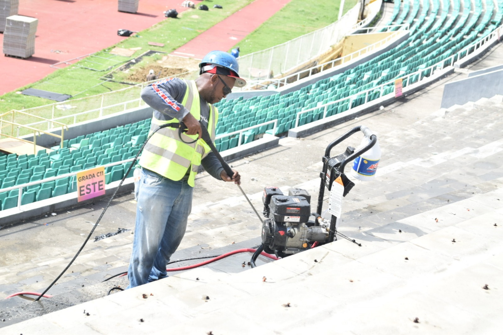 Invierten RD$142 millones en reconstrucción y construcción pistas de ...