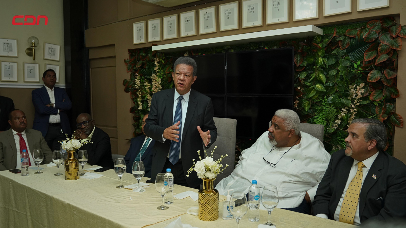 Leonel Fernández se reúne con partidos y movimientos aliados