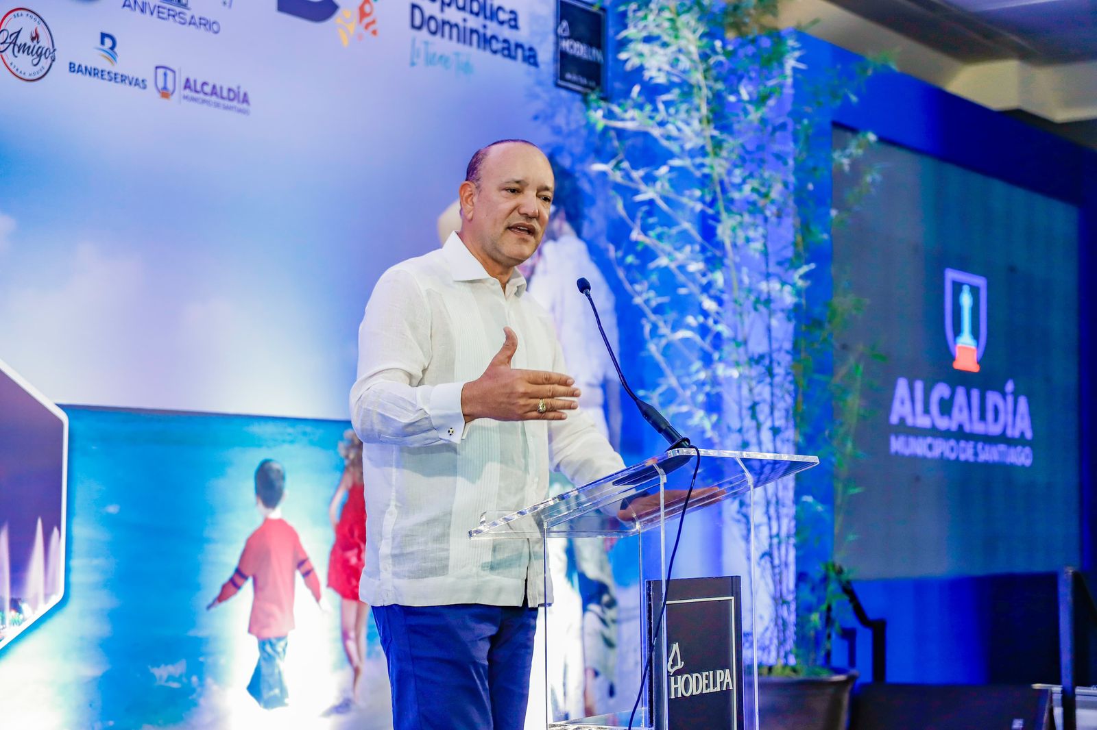 Alcalde Ulises Rodríguez destaca ExpoTurismo y logros del Gobierno en Santiago