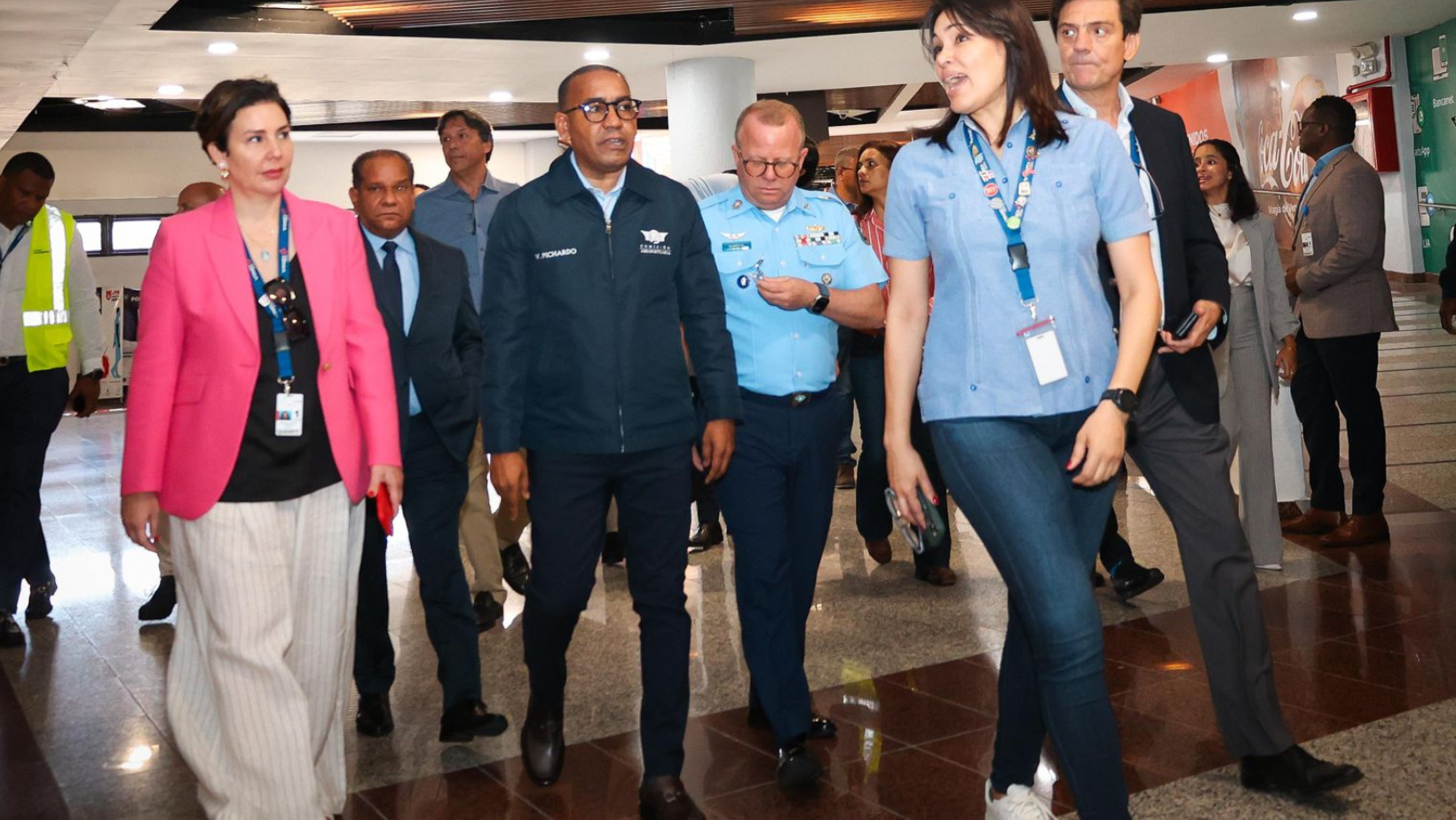 Víctor Pichardo supervisa modernización del AILA