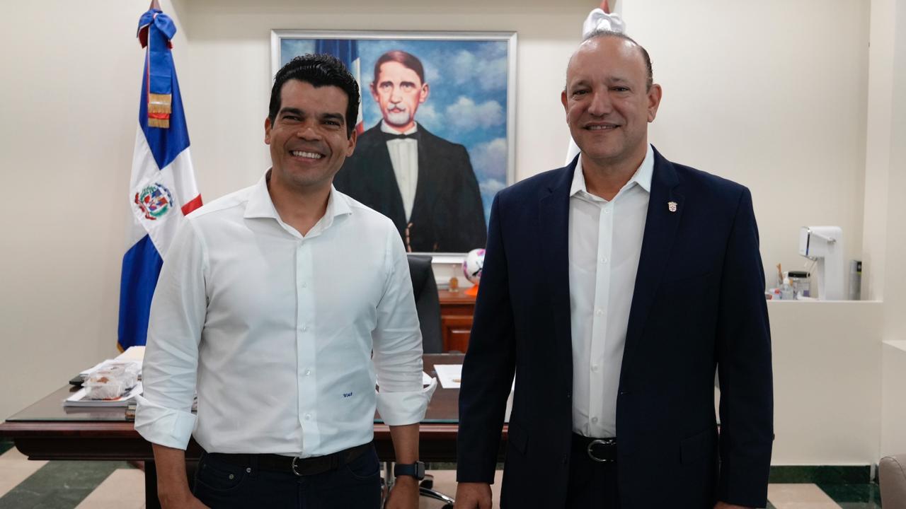 Director del INAPA y alcalde de Santiago crean comisión