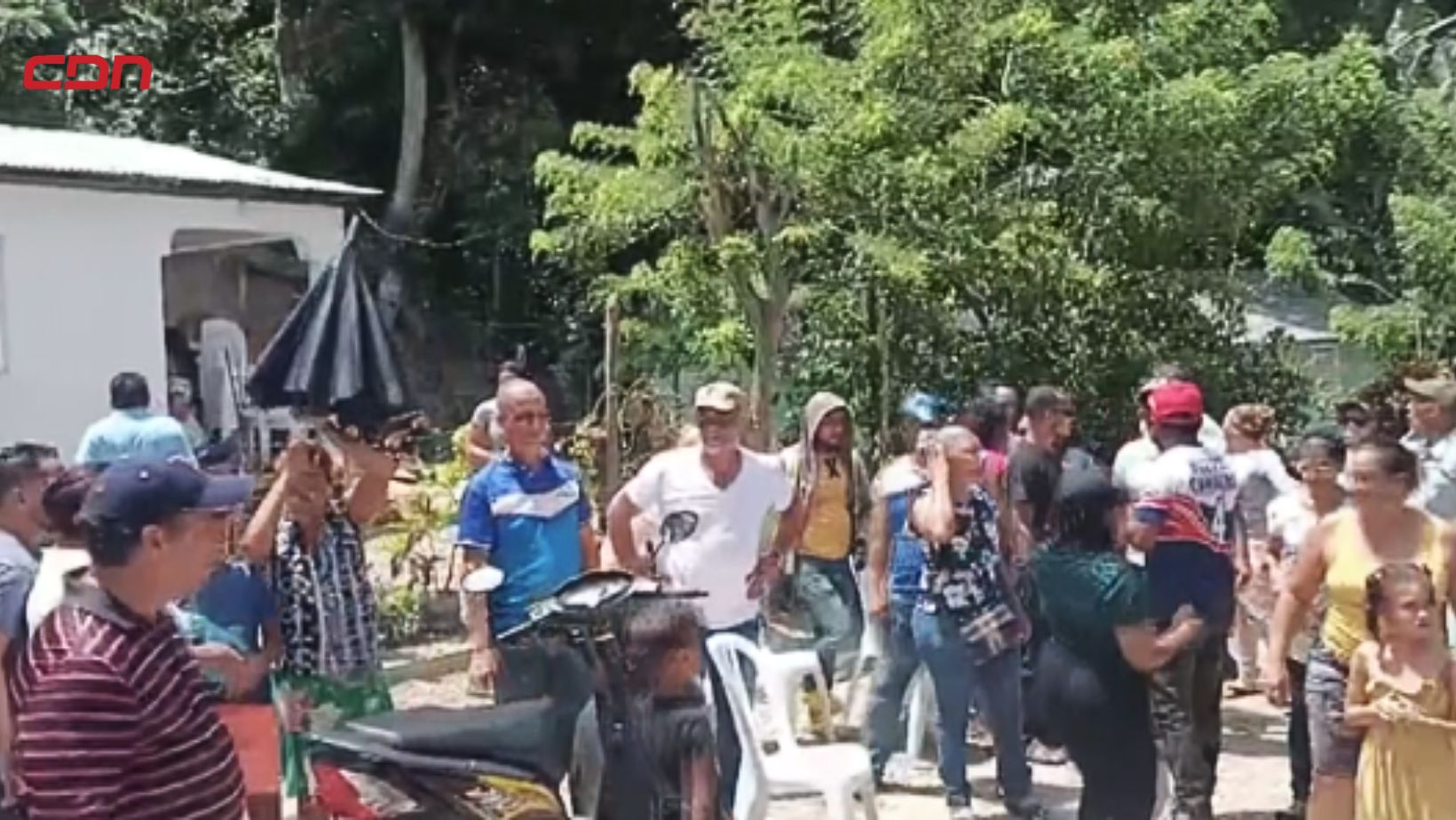 Continúan protestas por cierre de mina en Moca