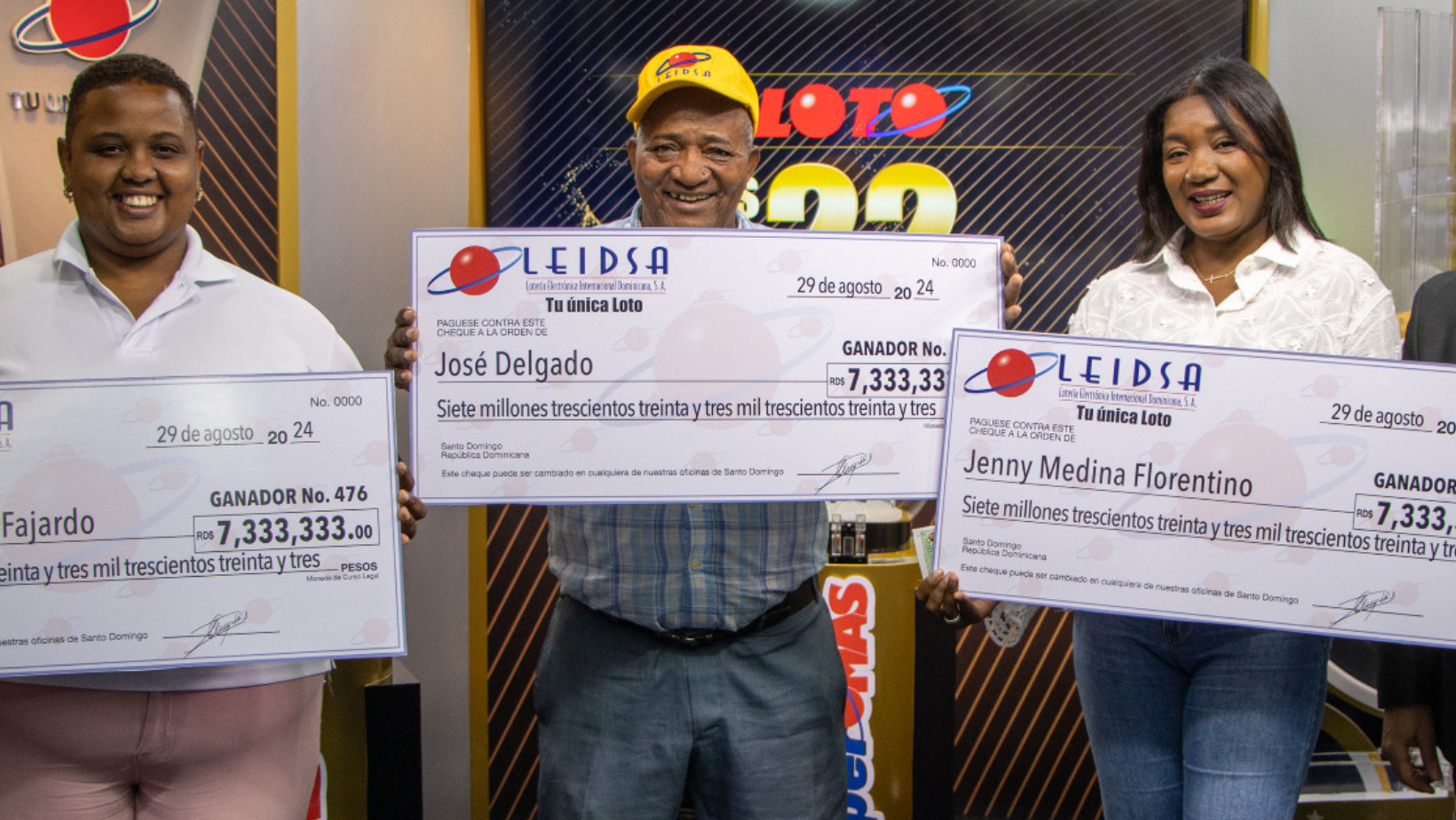 Leidsa entrega de 22 millones a tres ganadores del Loto