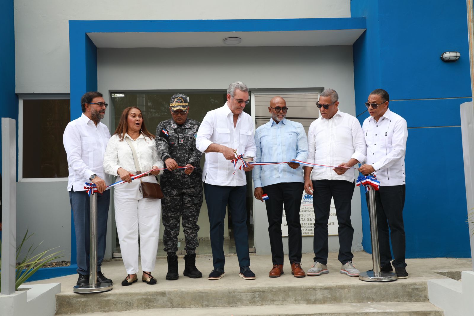 Presidente Abinader inaugura destacamento policial en SFM