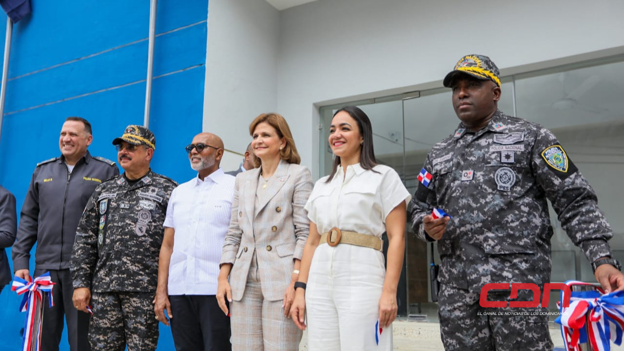 Raquel y Faride inauguran destacamento policial