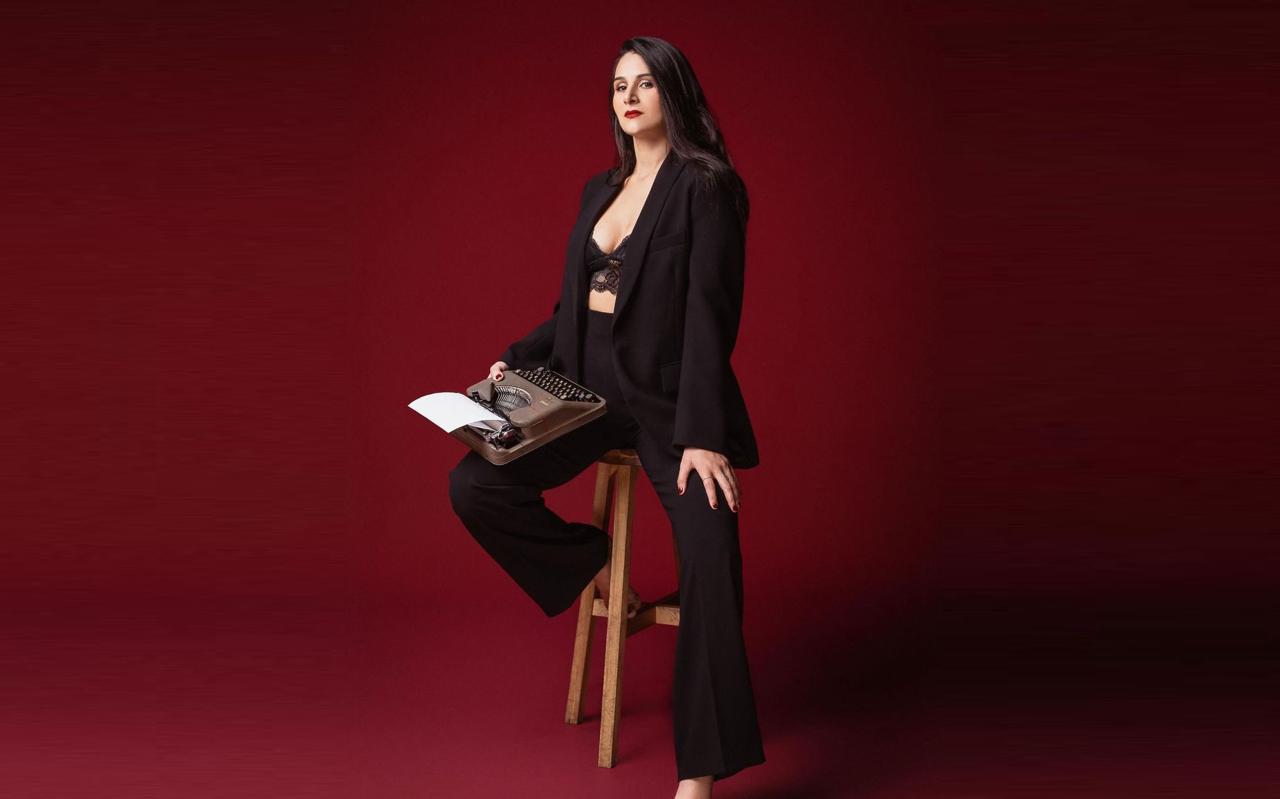 Carla Soto presenta su nuevo proyecto poético "Coesia"