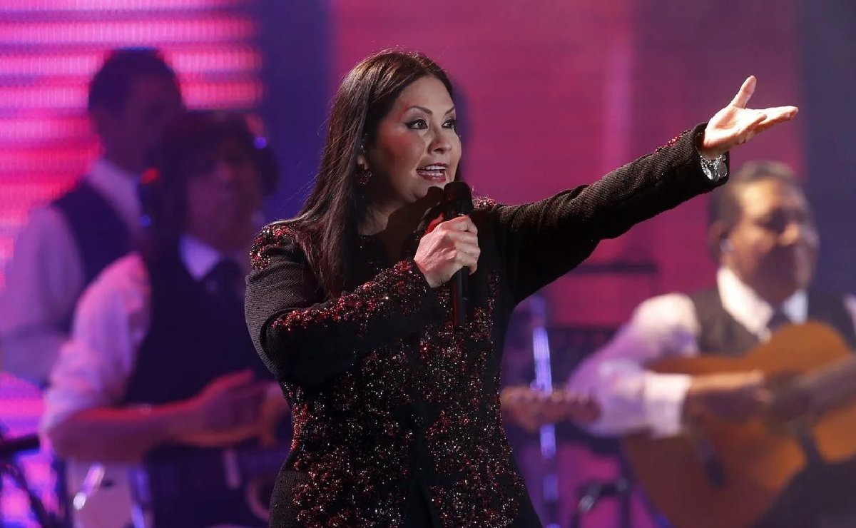 El boche de Ana Gabriel a una fanática en pleno show
