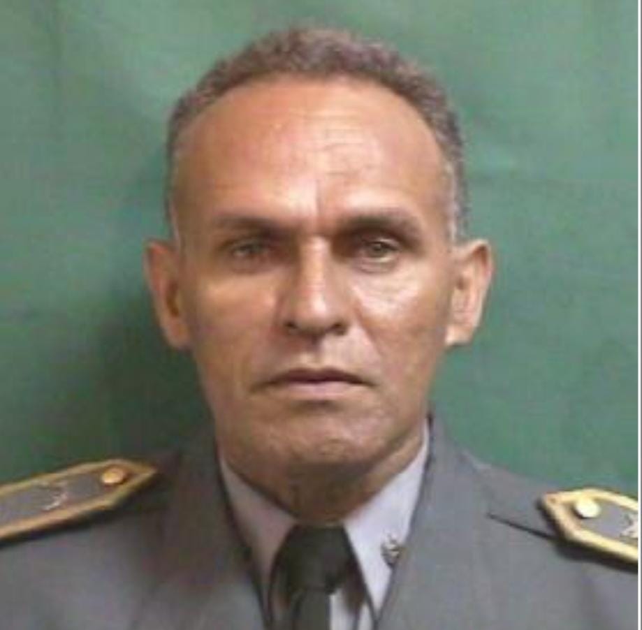 Coronel se entrega tras amenazar de muerte a un conductor