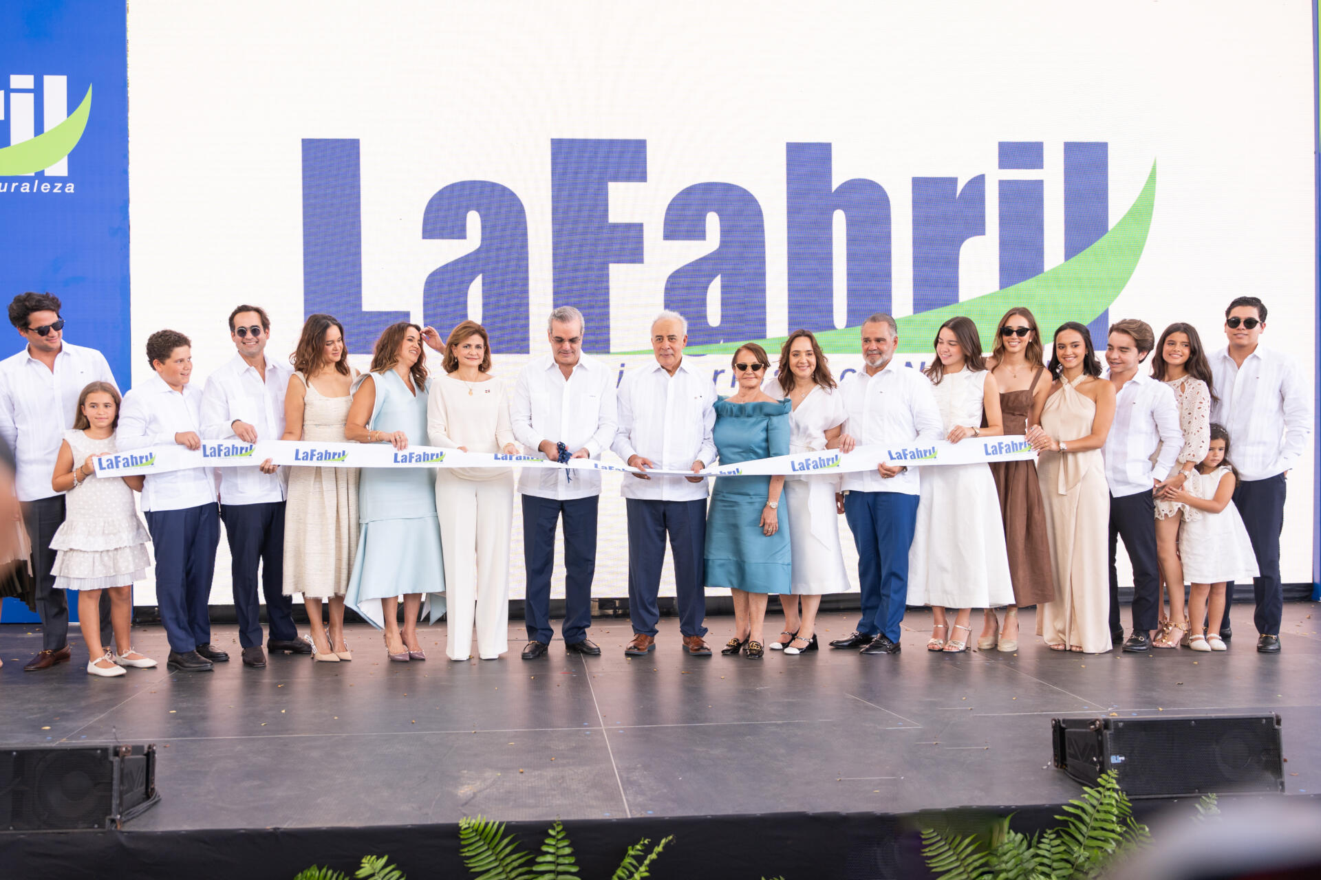 La Fabril inaugura su tercera refinería en Santiago