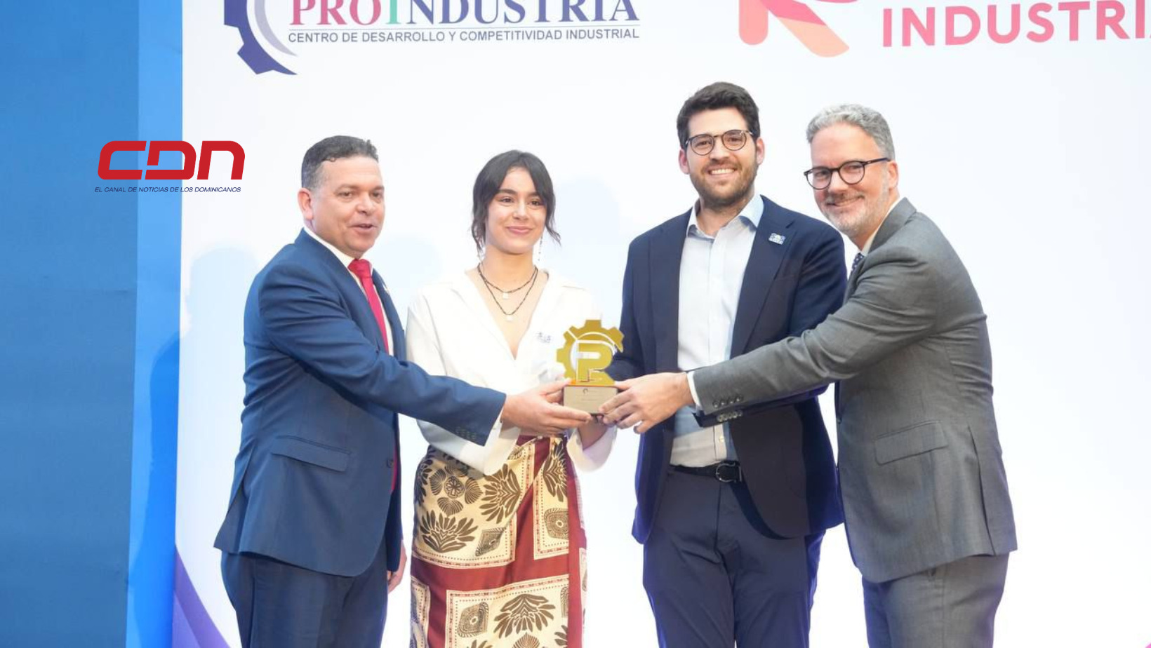 SOS Carbon y SOS Biotech triunfan en los premios de Proindustria