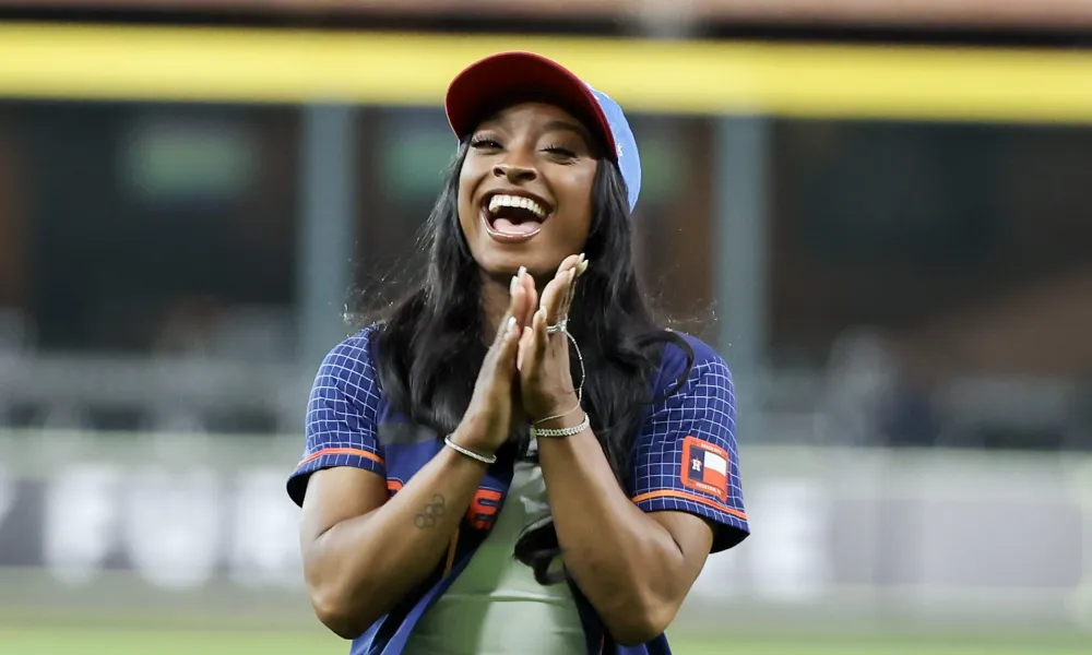 Simone Biles disfrutó participación en el Minute Maid Park