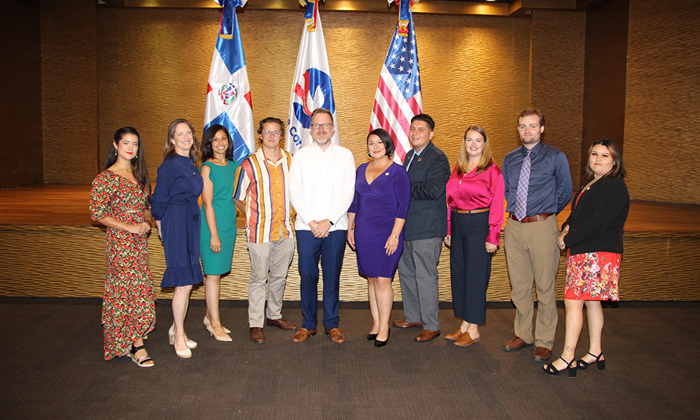 Grupo Rica presenta libro “Rica: 50 años de historia” - Periódico El Caribe