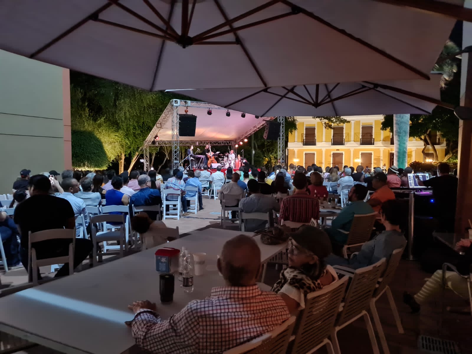 Adenz Naranjo, la nueva cara de “El Reperpero”, es abogada y catedrática