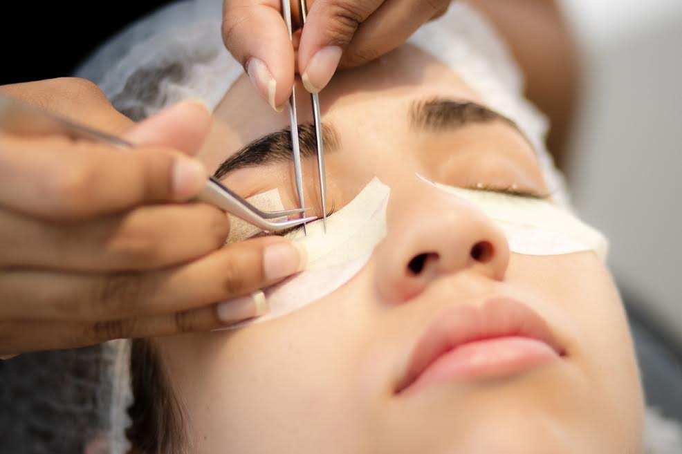 Lashes Brows Studio abre sus puertas para resaltar la belleza natural