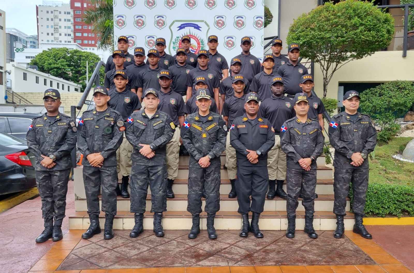 DNCD gradúa 76 agentes y 20 binomios caninos