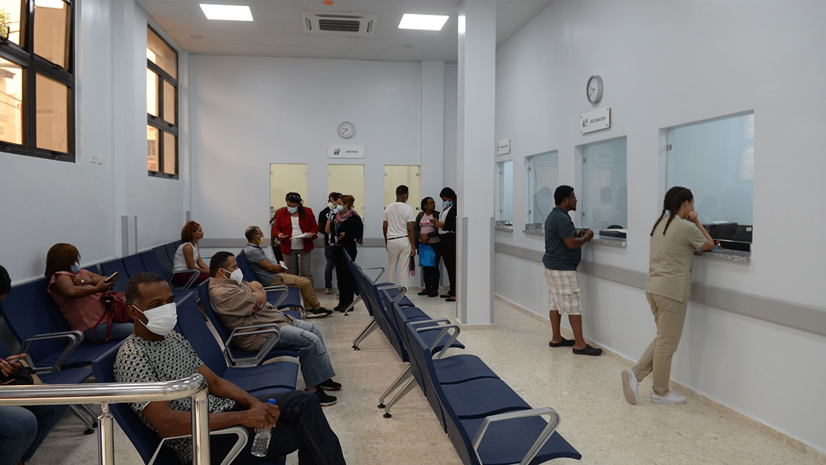 Pacientes valoran la reapertura del Padre Billini - Periódico El Caribe