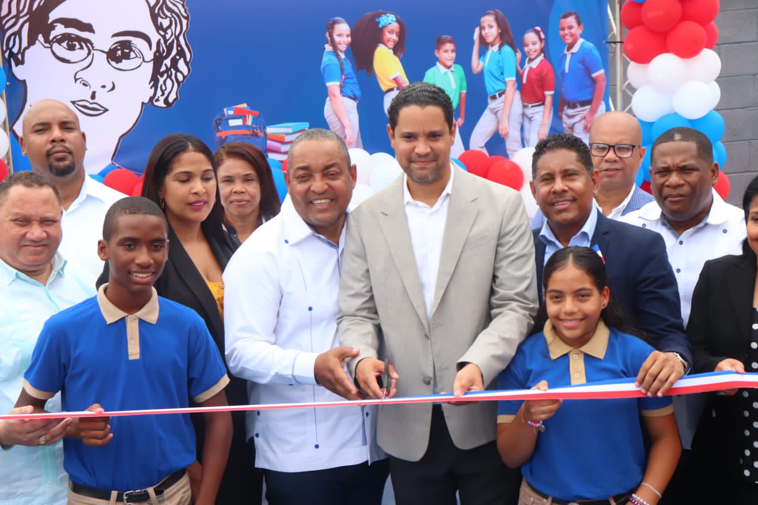 Inauguran centro educativo Ercilia Pepín en Santo Domingo Oeste