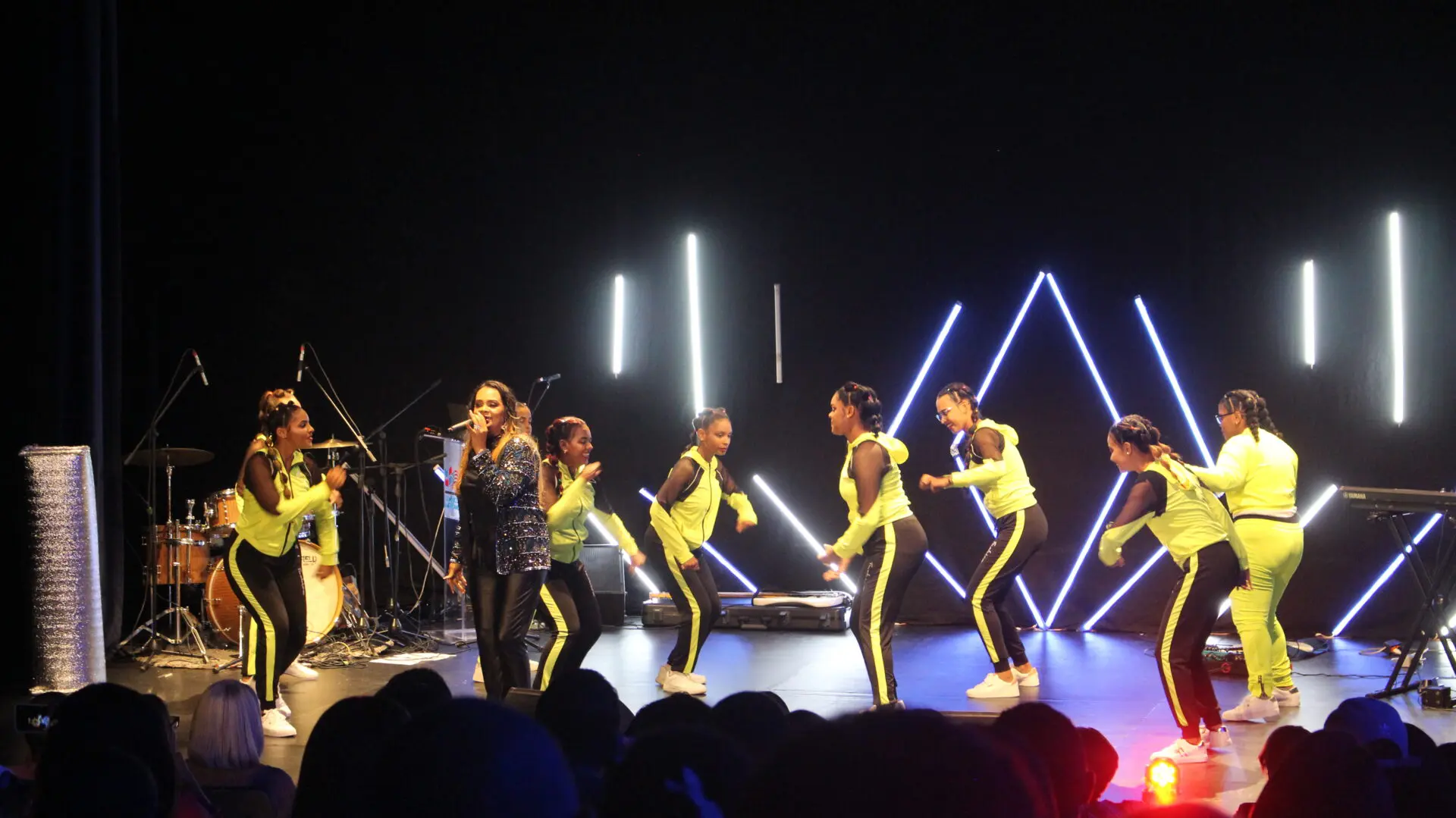 Anlly Piantini celebra 15 años de carrera con su concierto "Se Vale Sonar"