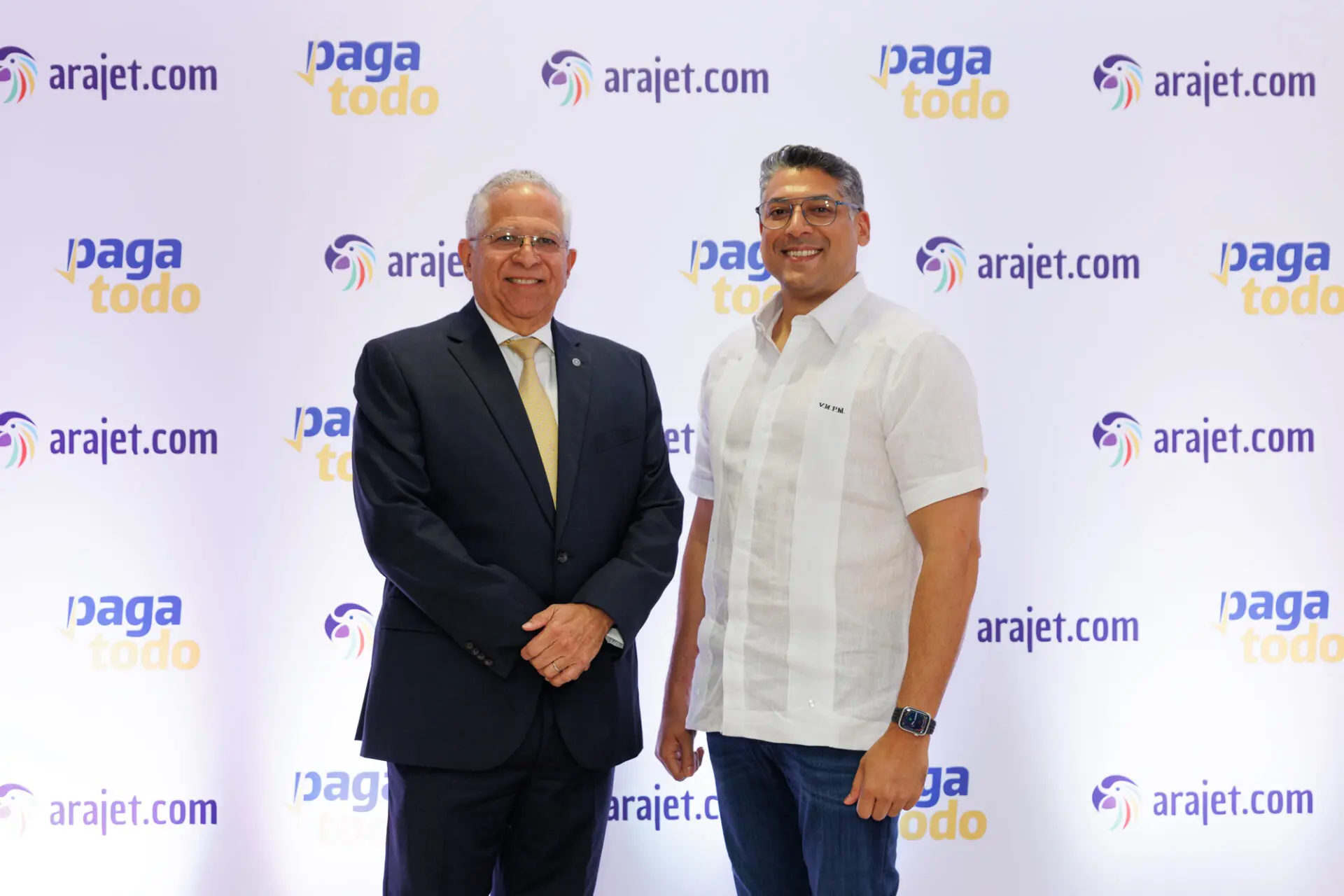 Pagatodo y Arajet firman alianza para habilitar pagos en efectivo