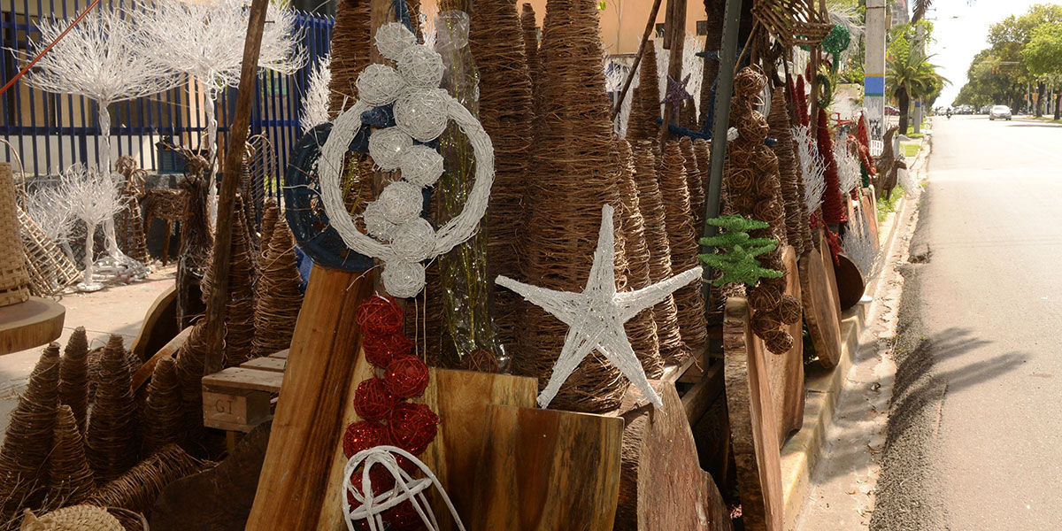 El espíritu navideño se siente con venta de charamicos - Periódico El ...