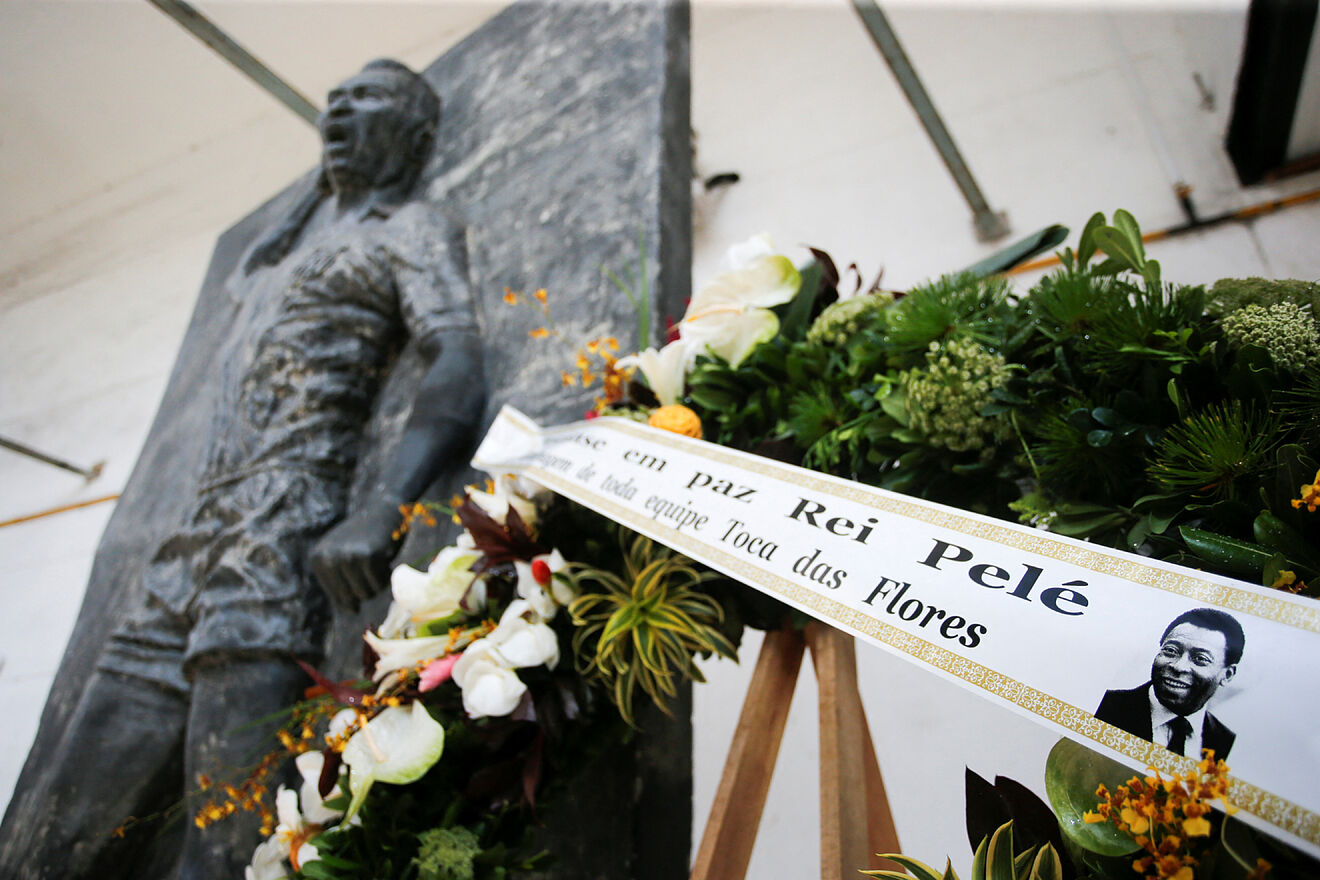 Pelé será sepultado este martes en cementerio vertical