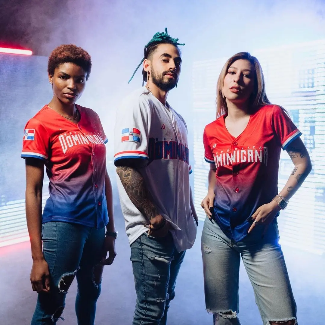 Presentan uniformes oficiales de RD para el Clásico Mundial de Béisbol