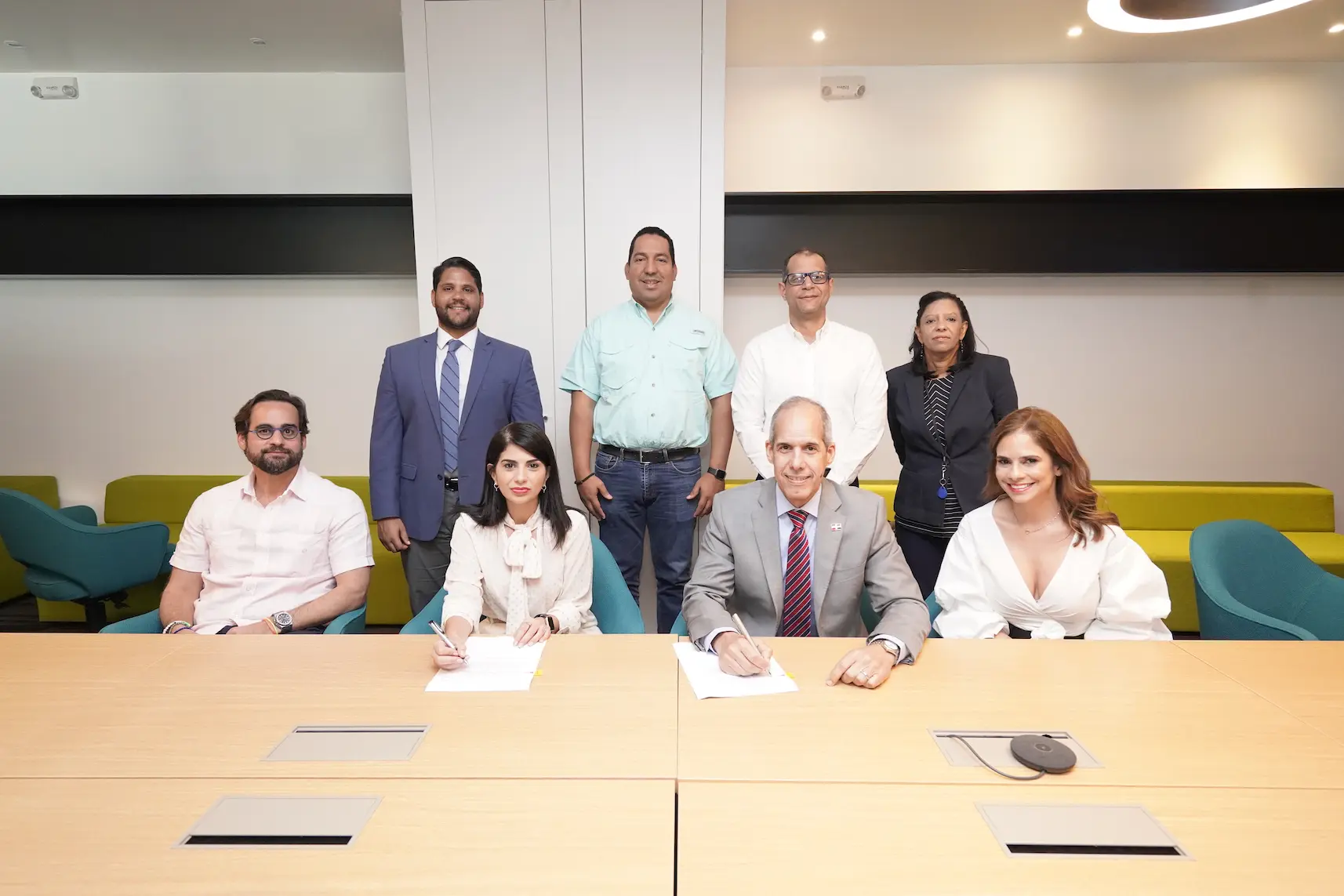 Itabo y Refidomsa firman acuerdo para eficientizar importación de GLP