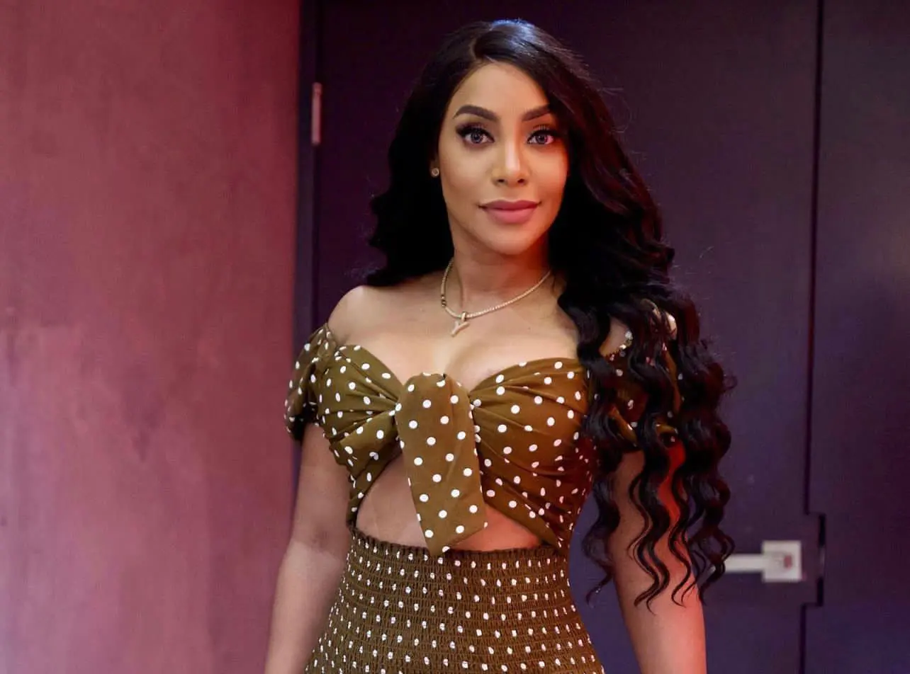 Yelidá Mejía celebra nominación al Premio Nacional del Locutor