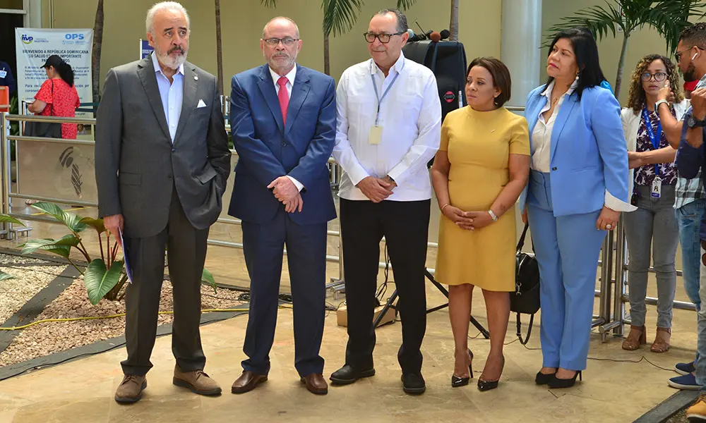 elCaribe exhibe memorias de RD en 75 portadas - Periódico elCaribe